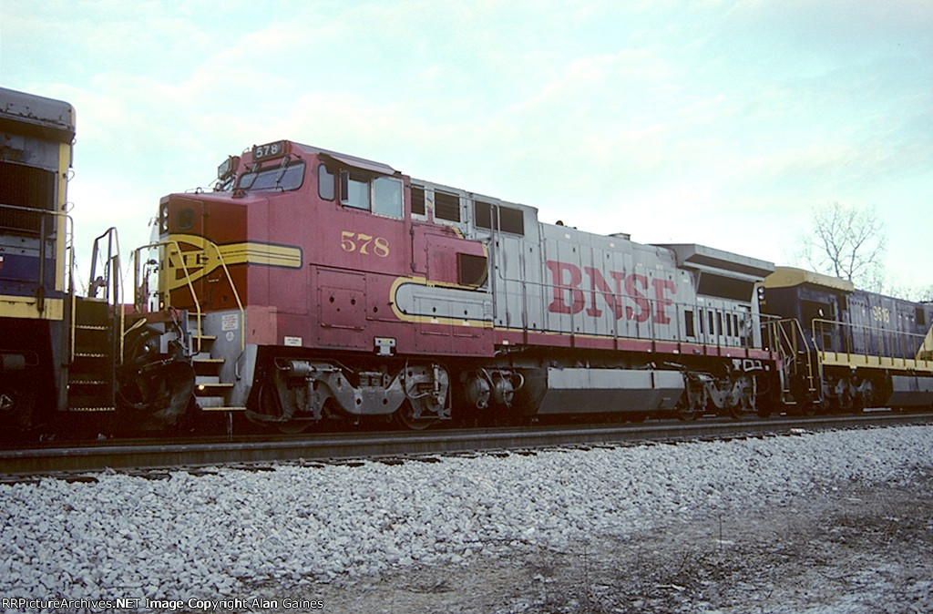 BNSF B40-8W 578